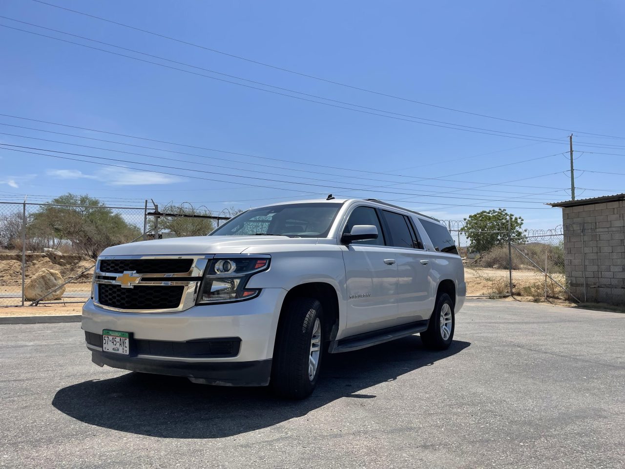 Chevrolet Suburban SUVs 8 pasajeros (Tamaño Completo) - BBB Rent a Car